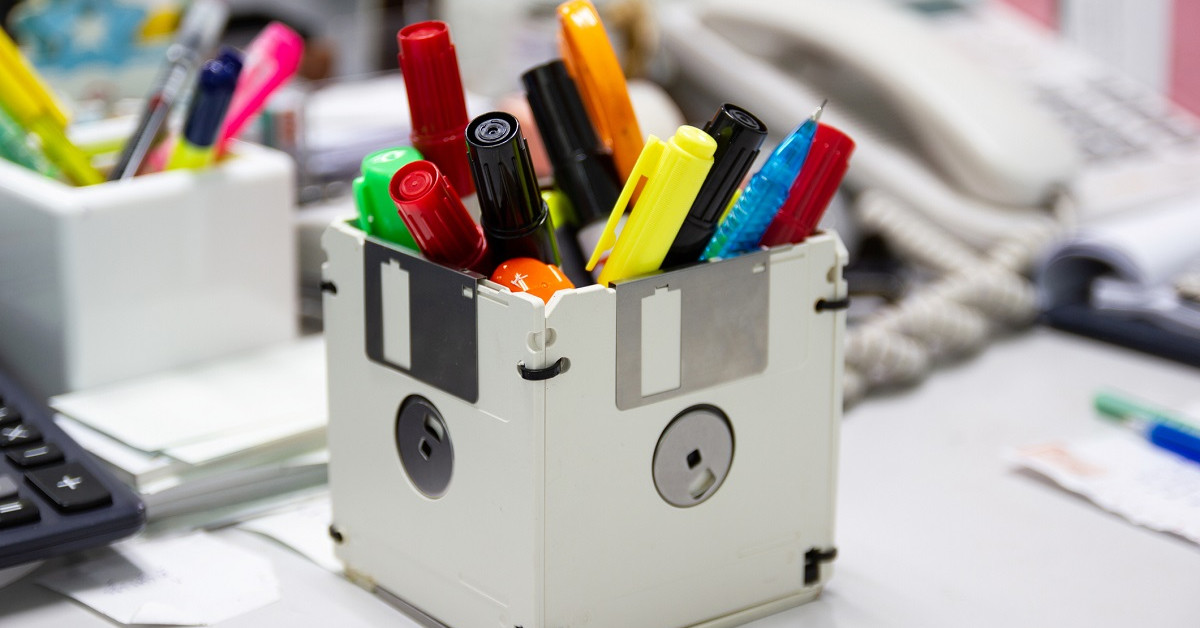 Tipy na upcyklaci: Jak využít staré diskety, kazety, CD, DVD nebo ...